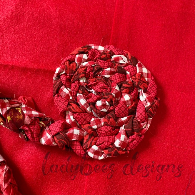 Tutorial: No Sew Braided Rainbow Rug – LadyBeez Designs