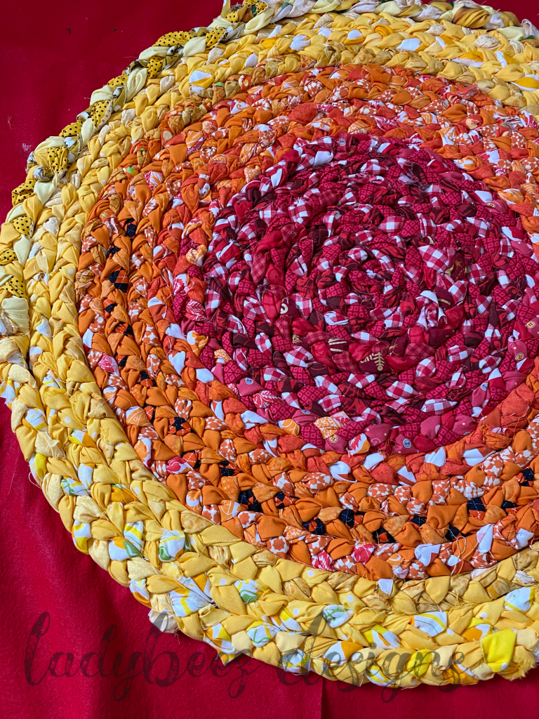 Tutorial: No Sew Braided Rainbow Rug – LadyBeez Designs