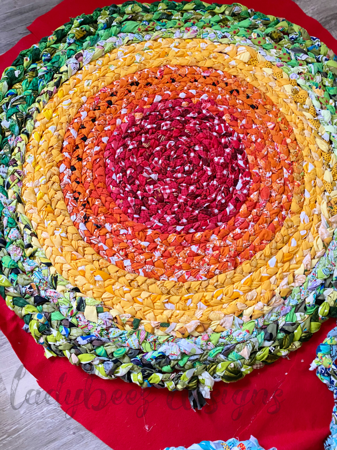 Tutorial: No Sew Braided Rainbow Rug – LadyBeez Designs