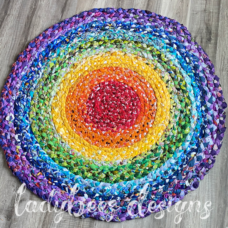 Tutorial: No Sew Braided Rainbow Rug – LadyBeez Designs